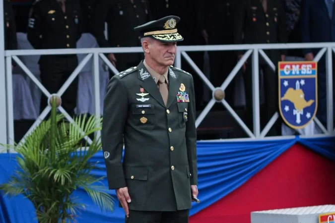 Exército indica dois generais para chefia do GSI