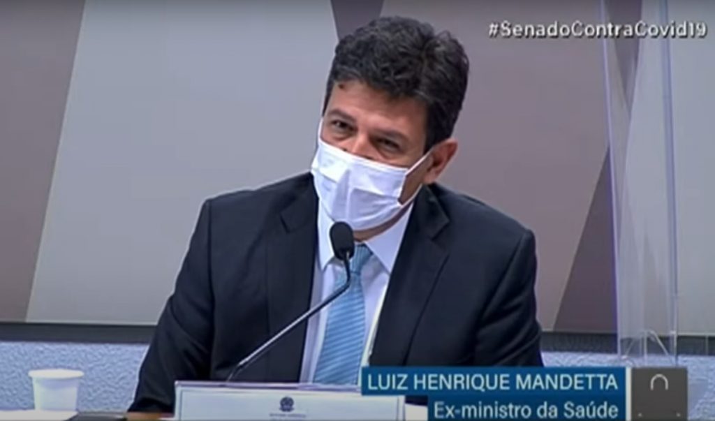 Mandetta admite que não deveria ter causado aglomeração