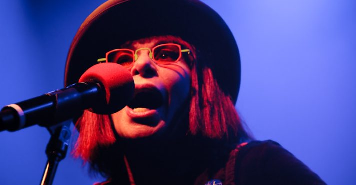 Carta inédita de Rita Lee à família emociona em documentário